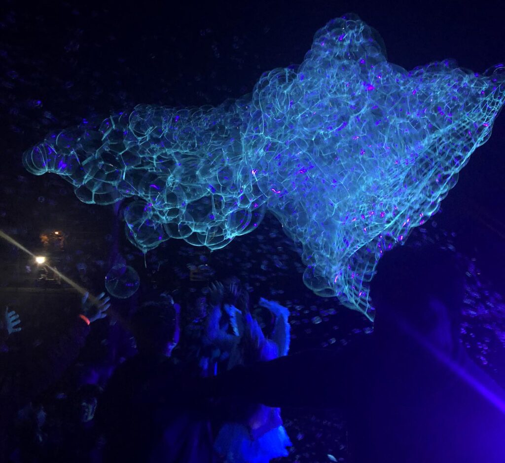 Bubble Artist For Parties | indoor bubble party | Birthday Entertainer ...